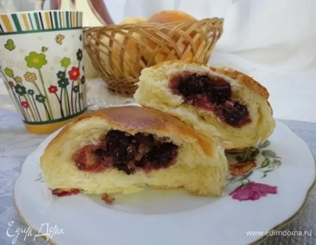 Buns with cherry and nuts