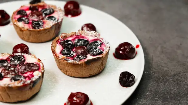 Temporada al té. Cestas con relleno de requesón.