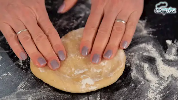 Biscuit "Oxwood" a cikin nau'i na kyawawan wardi, a gida