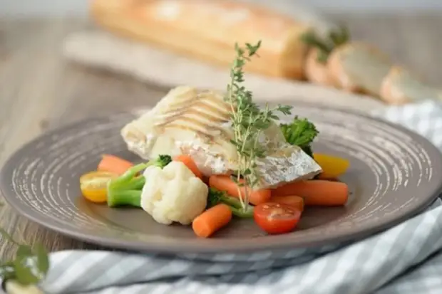 5 plats de poisson qui sont de nouveau prouvés, ce qui est savoureux et sans viande