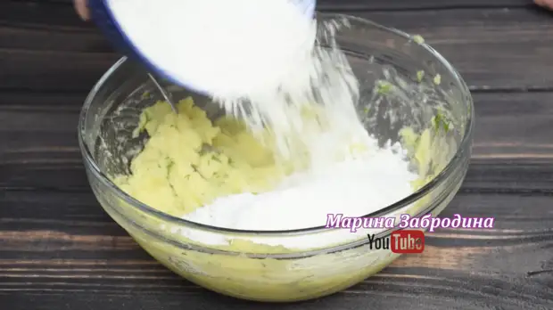 Fêr bûn ku Cakes Potato Cook: Sodium ji bo tevahiya malbatê