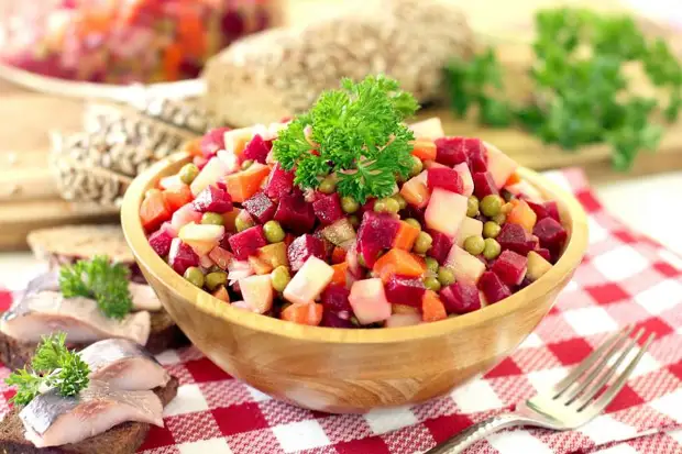 Lenti salad - resèt Senp soti nan pwodwi abòdab