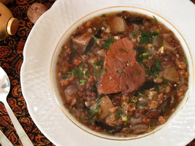 Pupipur - soupe au lentille arménienne