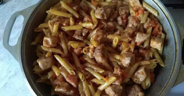 Tatar pasta dengan daging