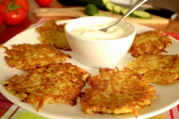 Компир fritters: 4 рецепти од различни земји