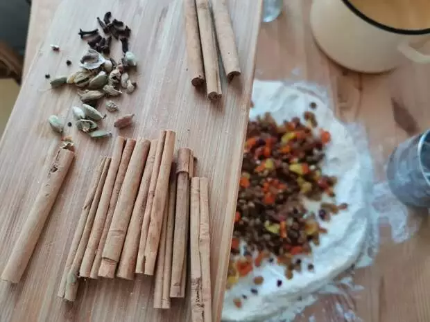 Her gav difikirîn ku ew cinnamon bû, lê derket - cassia! Fêm kir ka cûdahî çi ye û di dawiyê de cinnamonek rastîn ceriband