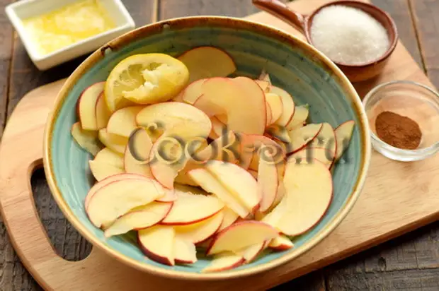 Pomes + pasta de pasta = belles roses poc realistes al te (perfecte quan vols deliciós, però no hi ha temps)