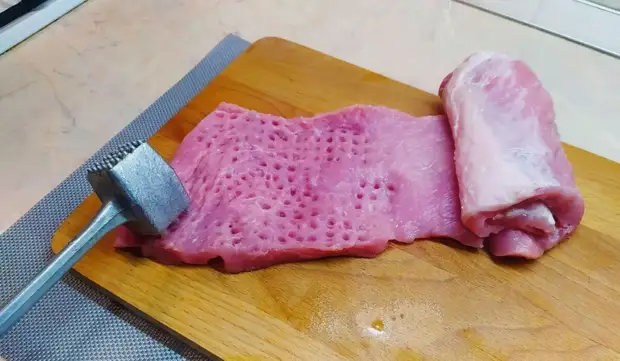 Rollo de carne checo con albahaca y ajo - almuerzo maravilloso para toda la familia