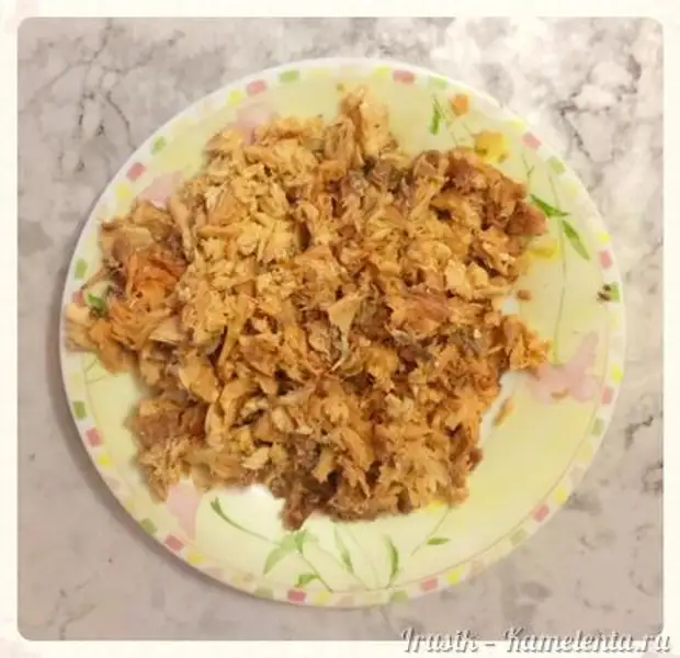 烹饪食谱鱼沙拉用蘑菇步骤2