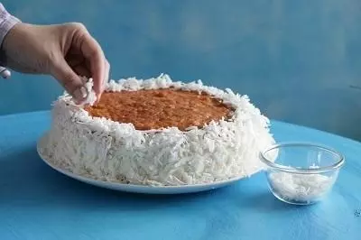 Sa hangyo sa cake mahimong madayandayan