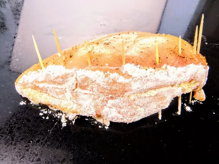 Petos de polo con recheo. Quente na mesa festiva - saborosa, sinxela e barata