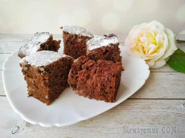 Brownie sareng Cherry pikeun Teh dina pos! Malah mixer henteu diperyogikeun, sadayana dicampur dicampur sareng siap!