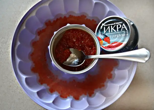 Hátíðlegur flói með Pike Perch og Red Caviar