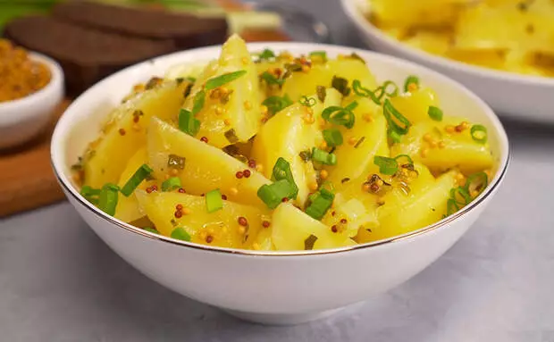 Pommes de terre moutarde comme dans les restaurants allemands