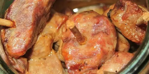 Cara memasak daging berair di oven: 7 Resep Ideal