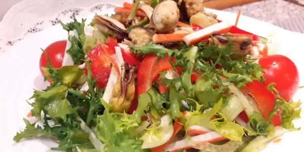 10 really delicious salads with crab chopsticks