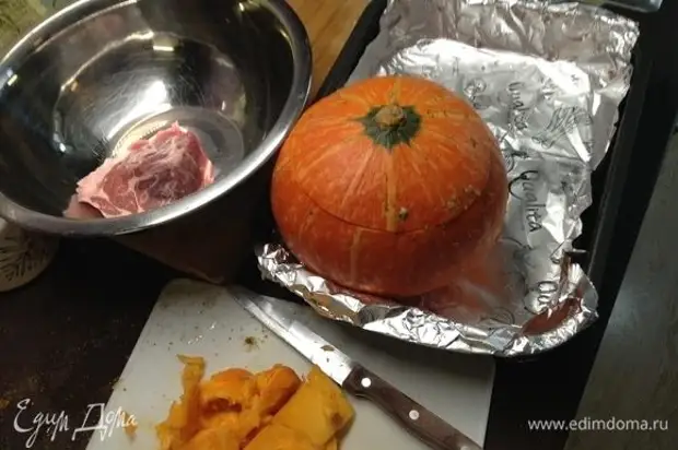 Pobi yn Pumpkin Pork 