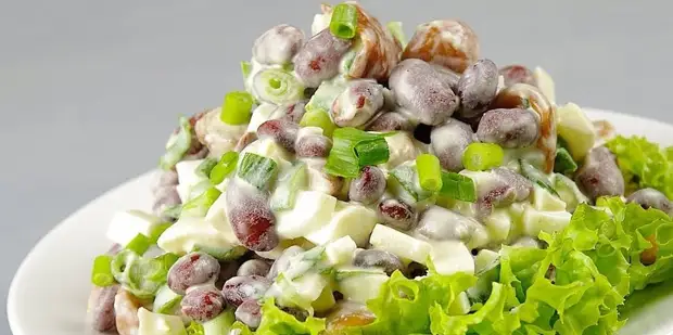 10 salad yang lazat dengan kacang yang anda mahu masak lagi dan lagi