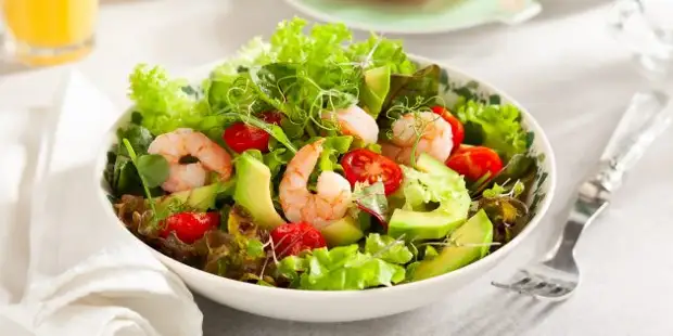 10 Salad anu terang sareng Avocado pikeun Gourmet leres