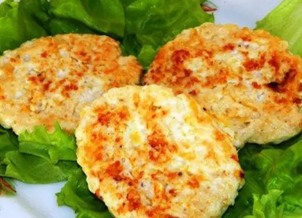 Chicken cutlets with apple