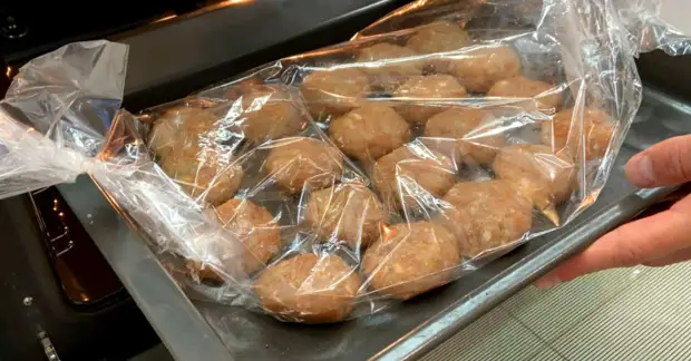 Paano magluto ng mga cutlet sa manggas