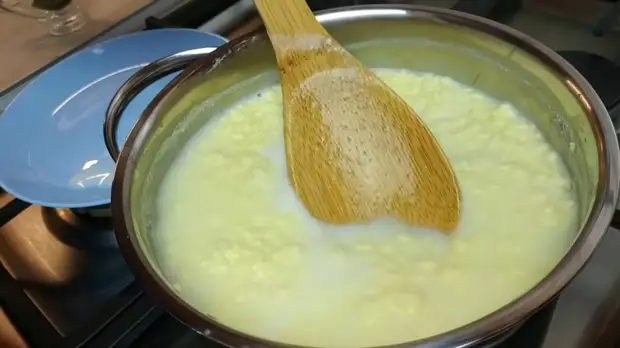 Mezclando los ingredientes más simples, haces un queso refinado.