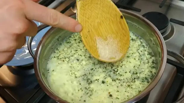 Mezclando los ingredientes más simples, haces un queso refinado.