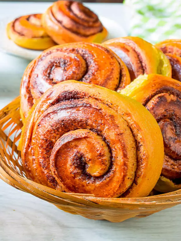 Kalabasa Cinnamon Buns.