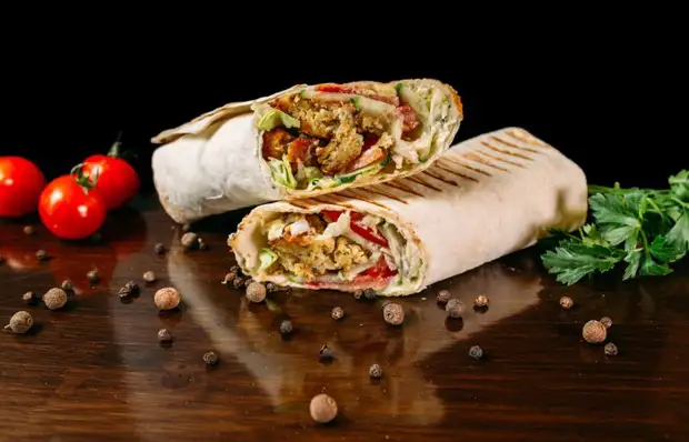 4 Mga Recipe ng Home Shawarma, na gusto at ang mga hindi gusto ng mabilis na pagkain