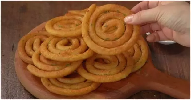 Spirals kentang: Cara anyar kanggo masak goreng goreng