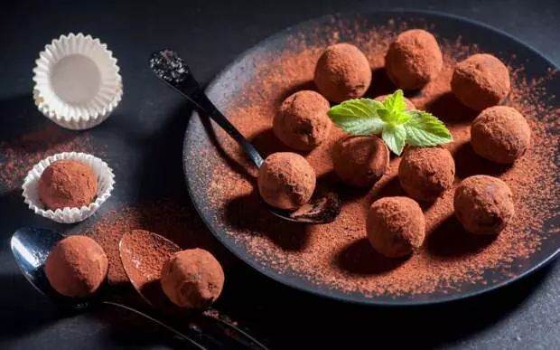 Mint Cakulan Truffles. Takardar sauƙi