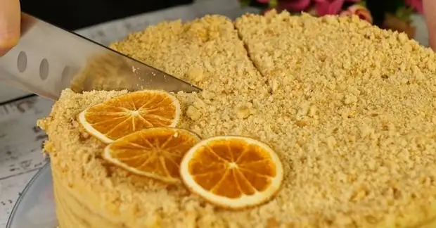 Lean tårta med orange grädde