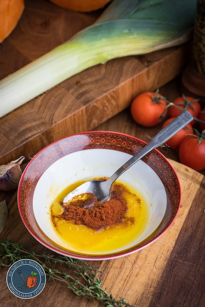 Sopa de calabaza con salchichas.