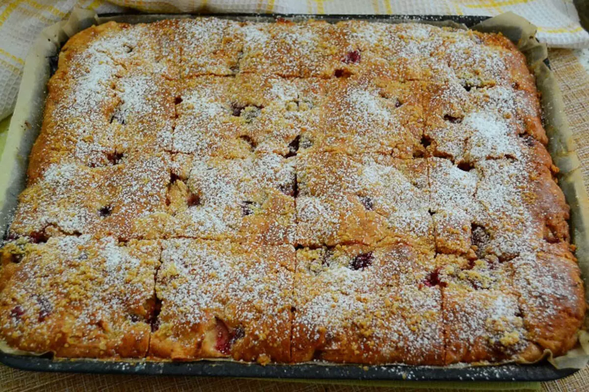 Homemade sân taart mei appels en kersen - heul lekker en geurig