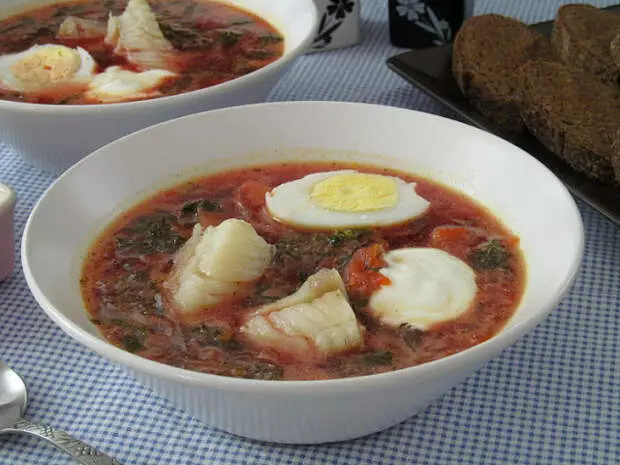 Borsch aħdar bil-ħut u sorrel