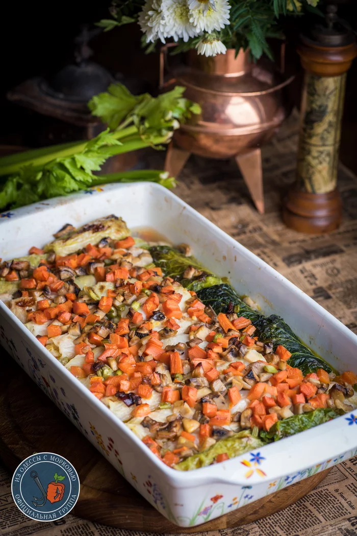 Kabbên ji Savoy Cabbage (Kaldolma) ji Odessa bi Carrots, Cooking, xwarin, Recipe, Photography, Long, Cabbage