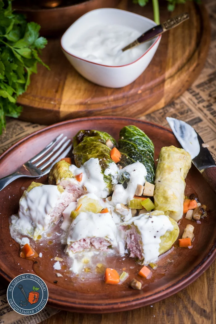 Kabbên ji Savoy Cabbage (Kaldolma) ji Odessa bi Carrots, Cooking, xwarin, Recipe, Photography, Long, Cabbage