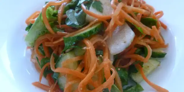 Kugadzirira salads neKorea karoti