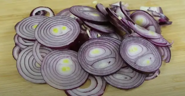 Pönnukökur með boga og radish