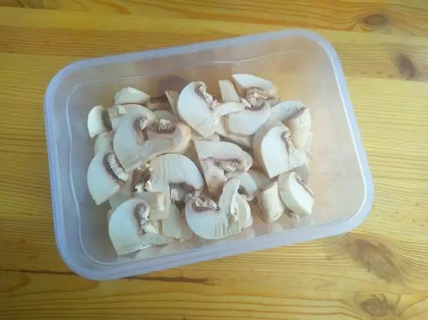 Champignons în sos de soia - gustare picantă și apetisantă