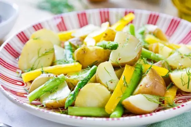 Opciones de preparación interesantes para la ensalada de patatas.