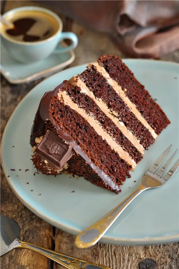 Pastel de chocolate con un pestillo