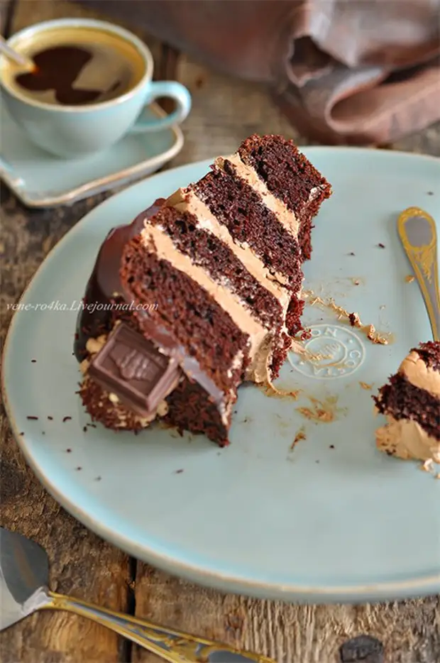 Pastel de chocolate con un pestillo