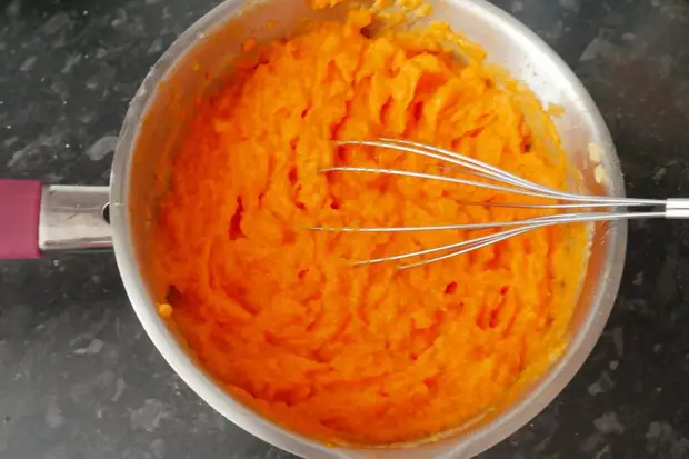 Carrot puree miaraka amin'ny ginger