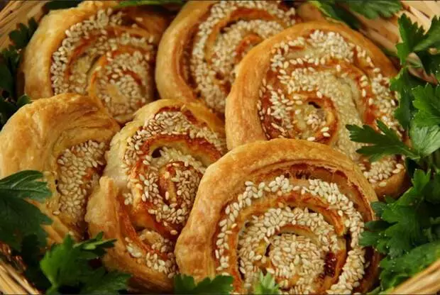 Recipe ea li-rolls tsa likhoho