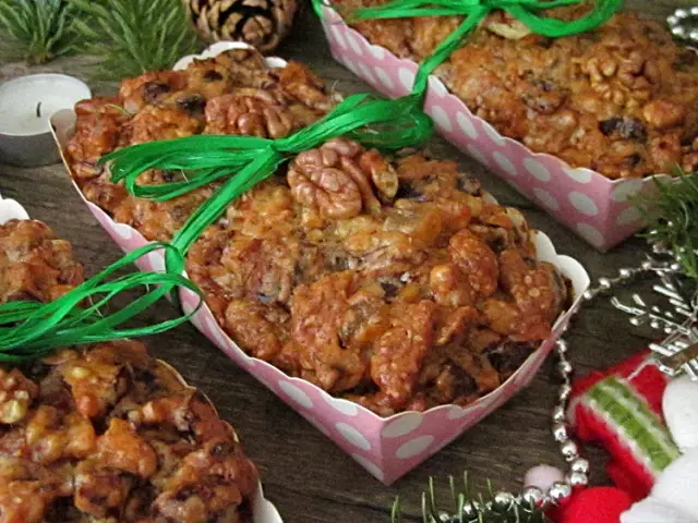 Buah dan Nut Christmas Cupcake