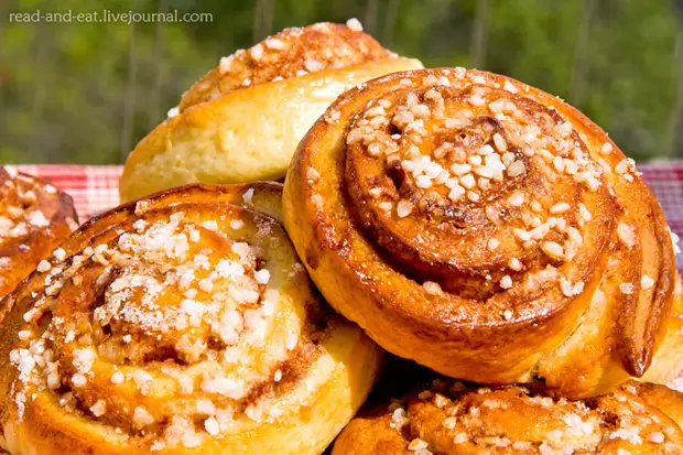 Buns with cinnamon (Astrid Lindgren. 