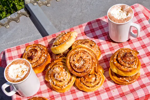 Buns with cinnamon (Astrid Lindgren. 