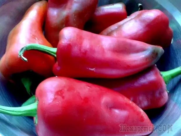 Ang aking mga paboritong inihurnong peppers sa ilalim ng pag-atsara