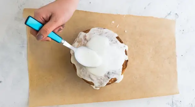 Hoe Pasen-cake te versieren: 2 ongebruikelijke manieren